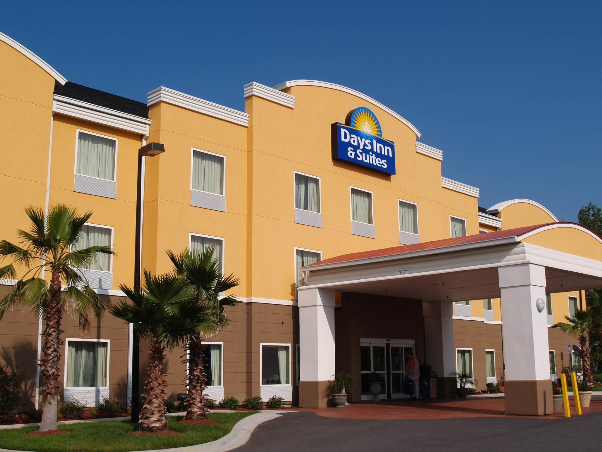 Days Inn & Suites by Wyndham Savannah North I-95 - Port Wentworth ...