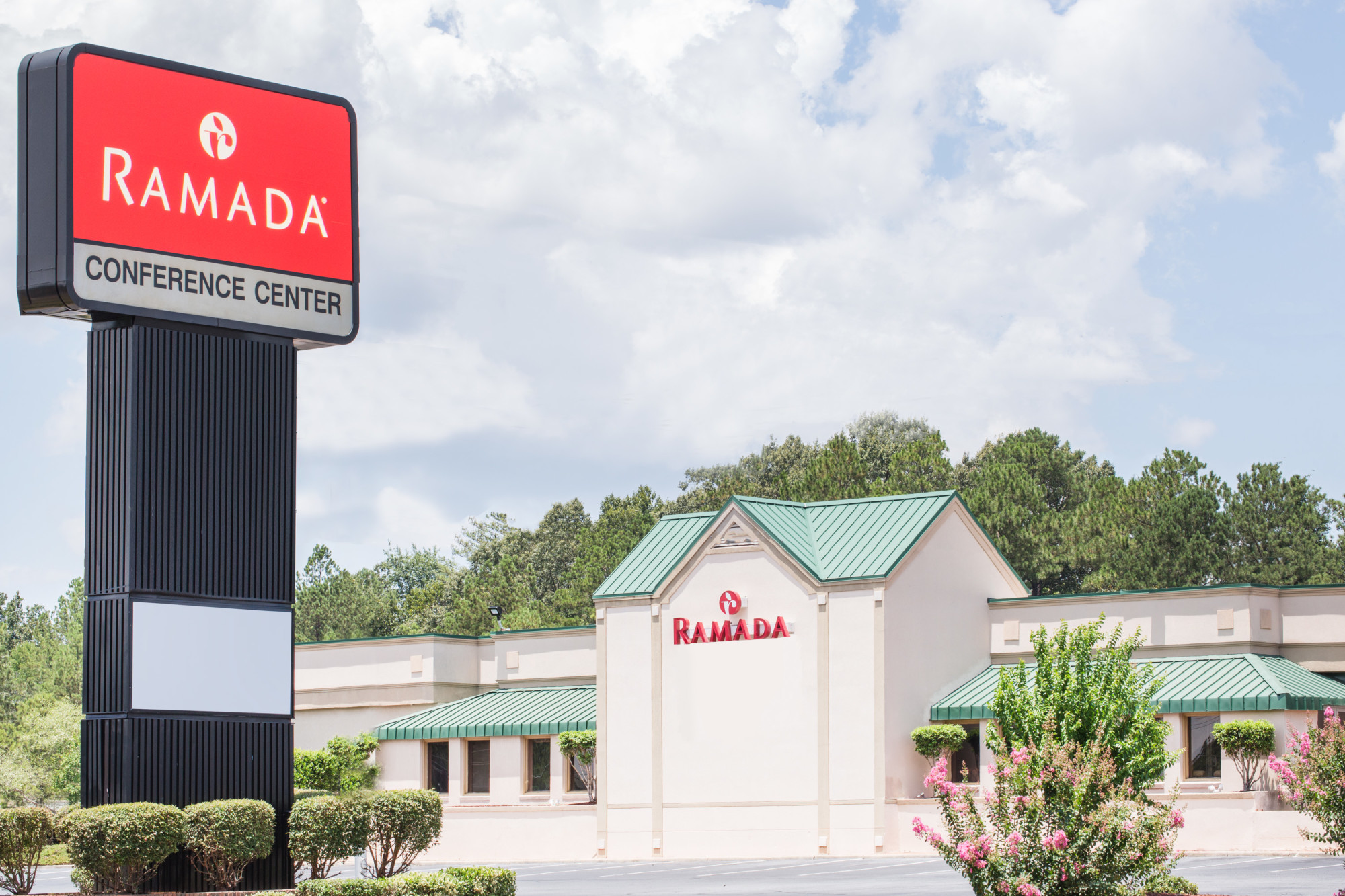 Ramada by Wyndham & Suites Warner Robins | Explore Georgia