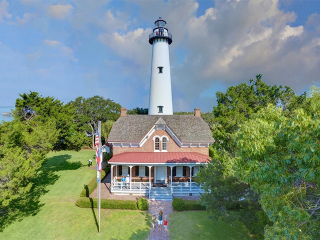 St. Simons Lighthouse Museum | Explore Georgia