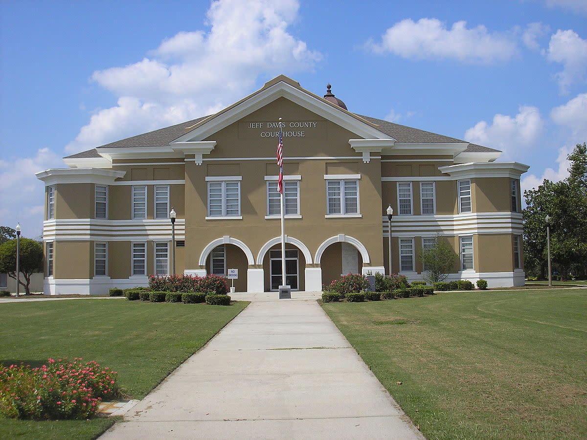 Jeff Davis County Courthouse | Explore Georgia