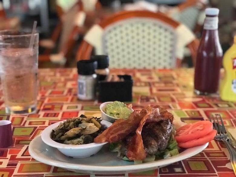 R Thomas Deluxe Grill | Official Georgia Tourism & Travel Website ...