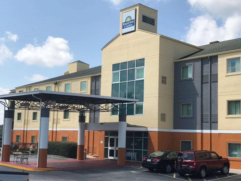 Days Inn & Suites by Wyndham Augusta Near Fort Gordon | Official ...
