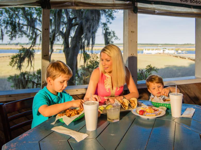 Sunbury Crab Company | Explore Georgia