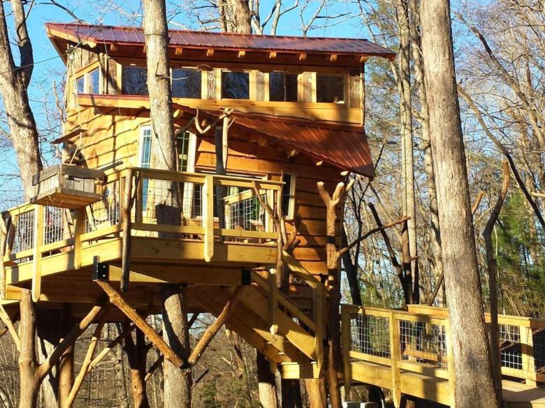 Blue Ridge Treehouse at Bear Claw Vineyards | Official Georgia Tourism ...