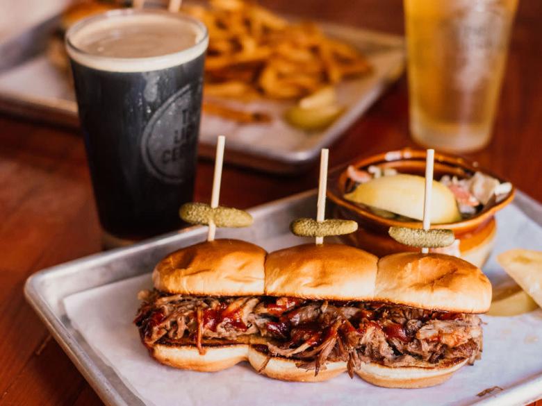 Dub's Pub | Official Georgia Tourism & Travel Website | Explore Georgia.org